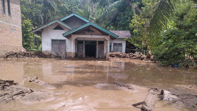 Pascagempa Pasaman Barat Diterjang Banjir Bandang Dan Longsor