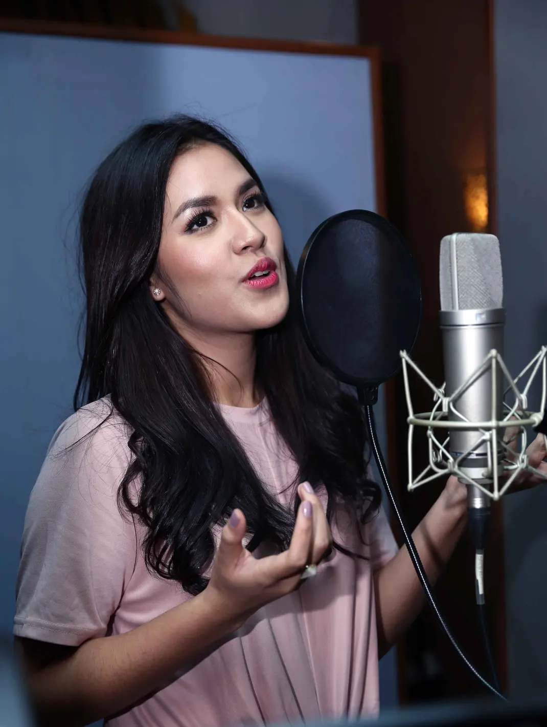 Yang Berbeda Dalam Album Ketiga Raisa Photo