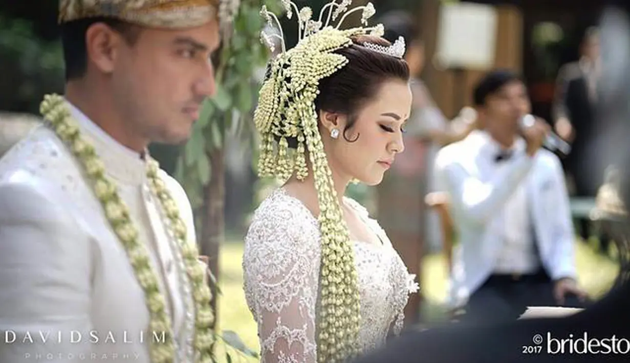 Photo Cantiknya Raisa Dalam Balutan Kebaya Putih Saat Akad Nikah