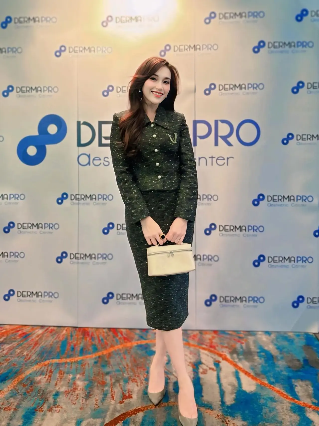 4 Potret Elegan Calon Ibu Persit Ayu Ting Ting Saat Cosplay Jadi Hong