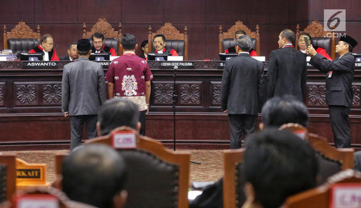 Foto Saksi Pertama Dari Tim Hukum Jokowi Bersaksi Di Sidang Sengketa