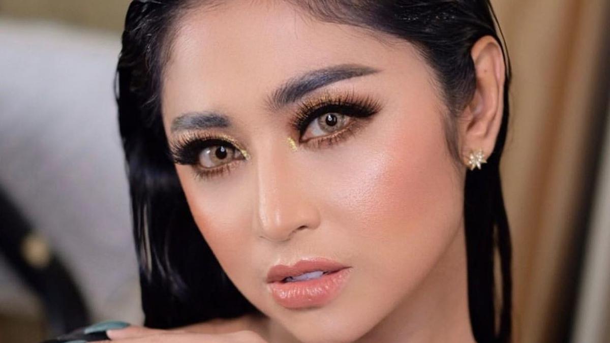 Dewi Perssik Jelaskan Perbedaan Pole Dance Dan Tari Erotis Showbiz