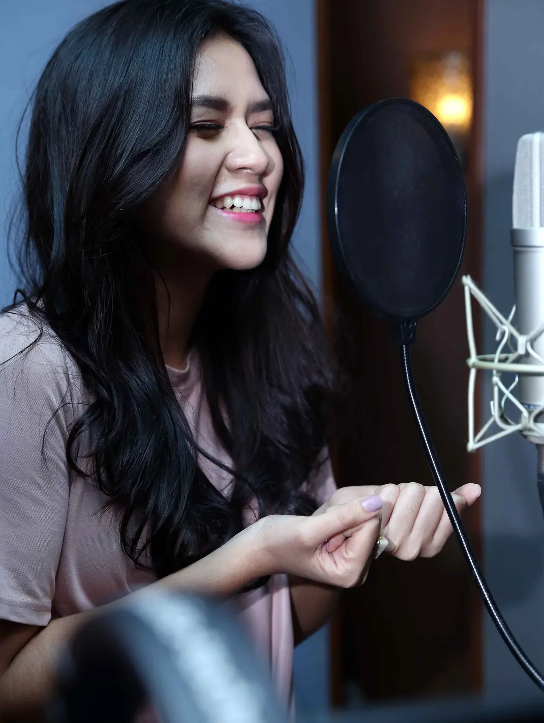 Yang Berbeda Dalam Album Ketiga Raisa Photo