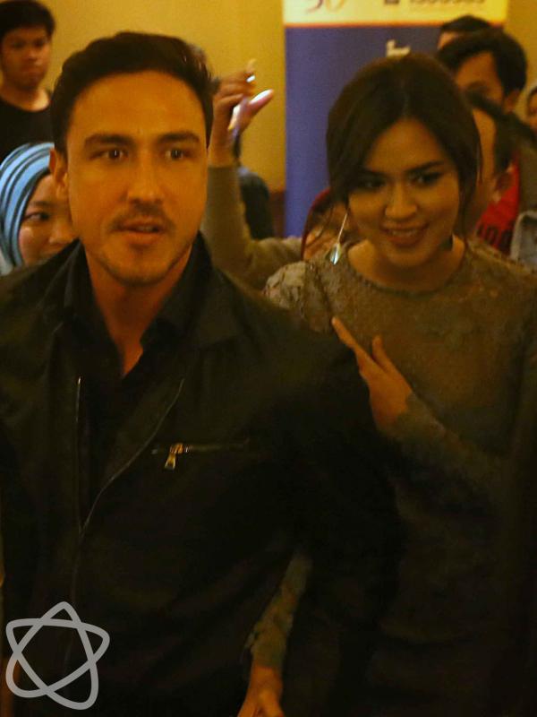 Sederet Potret Kemesraan Hamish Daud Dan Raisa Entertainment