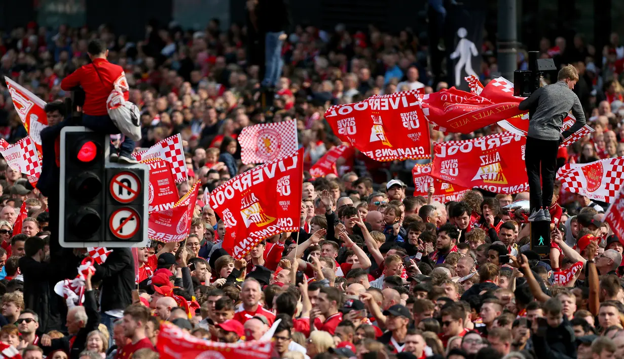 Foto Suporter Liverpool Rayakan Kemenangan Liga Champions Foto