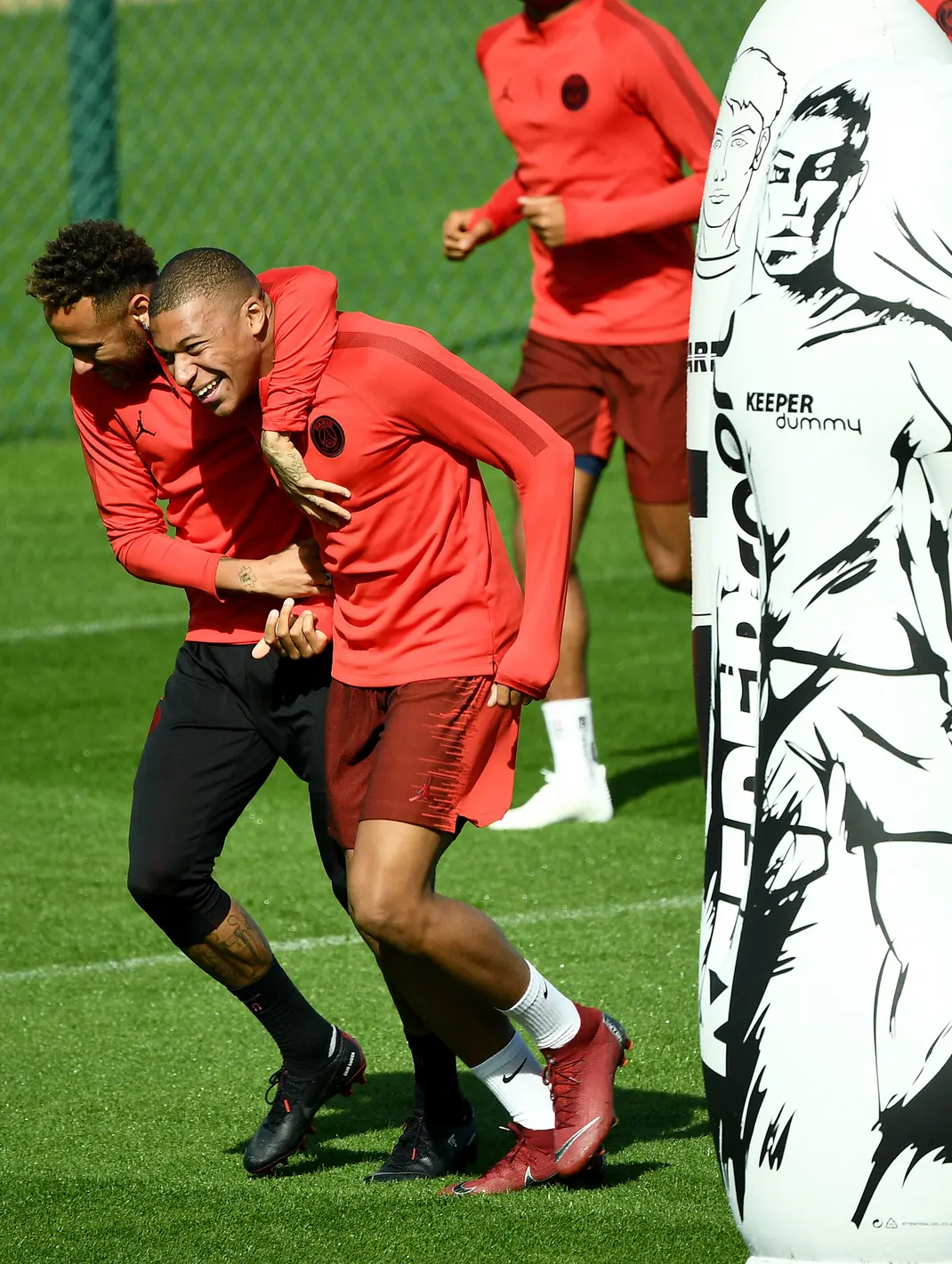 Foto Momen Akrab Neymar Dan Mbappe Jelang Psg Vs Liverpool Foto