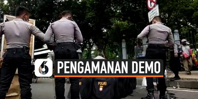 Video Jelang Demo Ruu Cipta Kerja Kawasan Istana Dijaga Ketat Enamplus