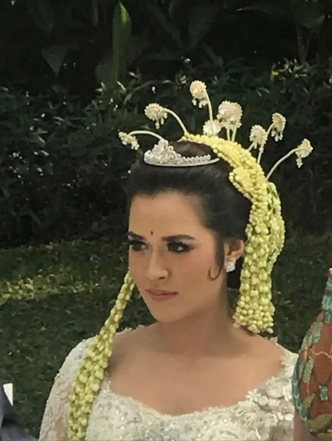 Photo Senyum Bahagia Raisa Dan Hamish Daud Resmi Menikah Foto