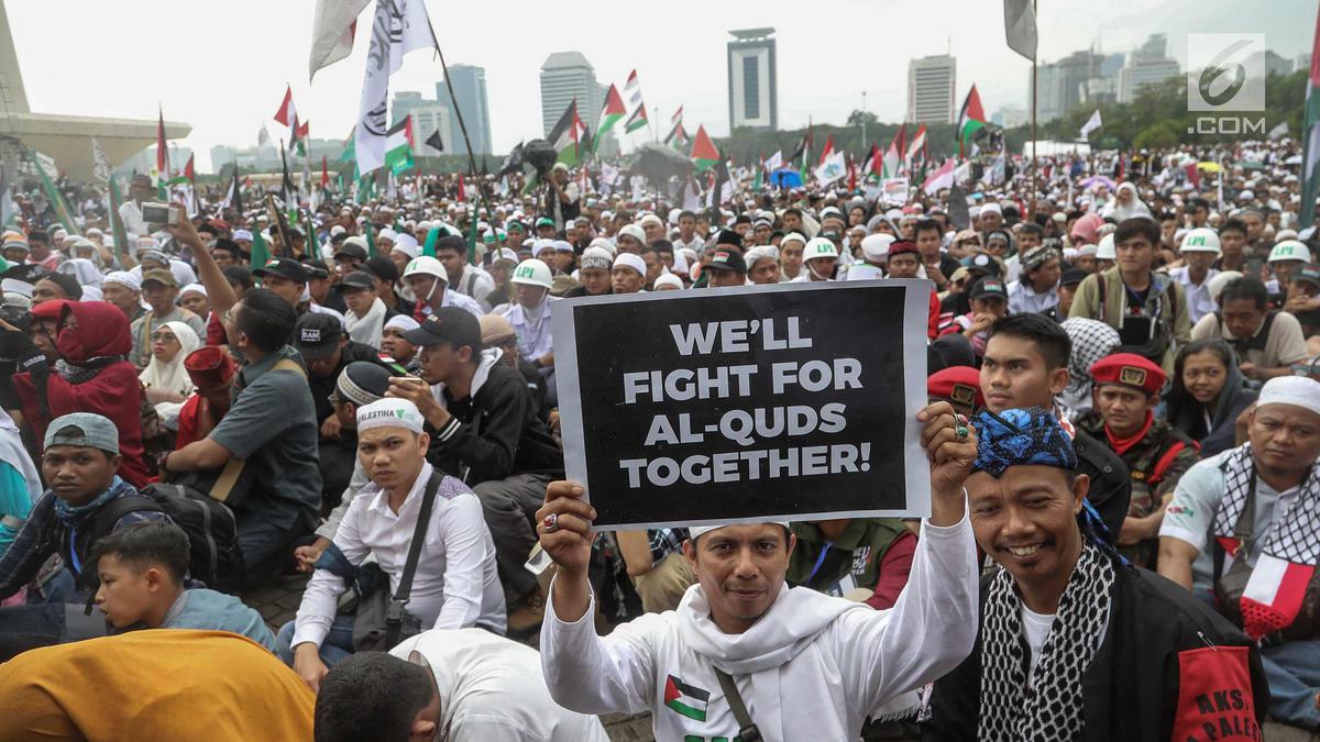 Photo Aksi Bela Palestina Ribuan Peserta Padati Monas Foto