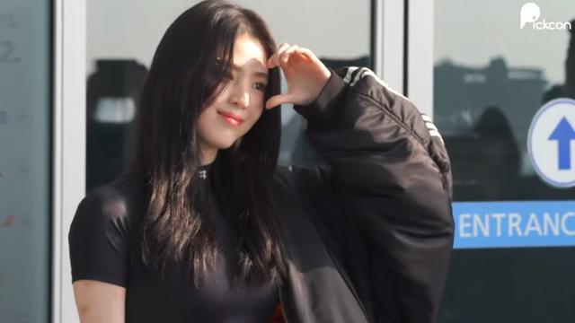 Potret Penampilan Baru Han So Hee Yang Memesona Dengan Tindikan Di Alis