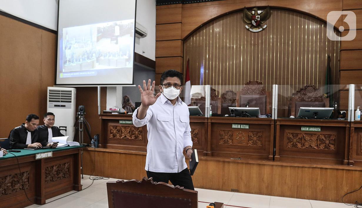 Salam Ferdy Sambo Sesaat Sebelum Jalani Sidang Pembacaan Tuntutan Di