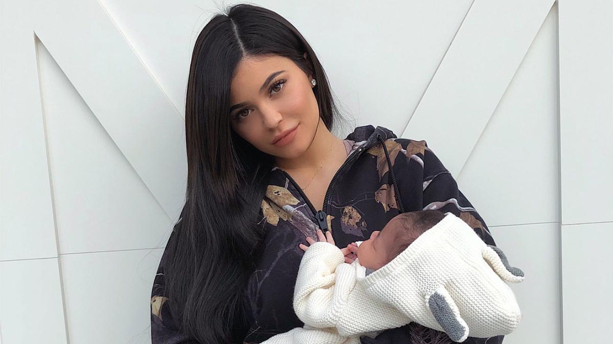 7 Potret Keseharian Kylie Jenner Miliarder Termuda Dengan Bisnis