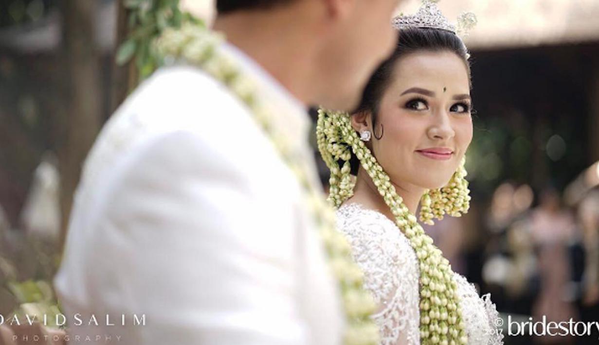 Photo Senyum Bahagia Raisa Dan Hamish Daud Resmi Menikah Foto