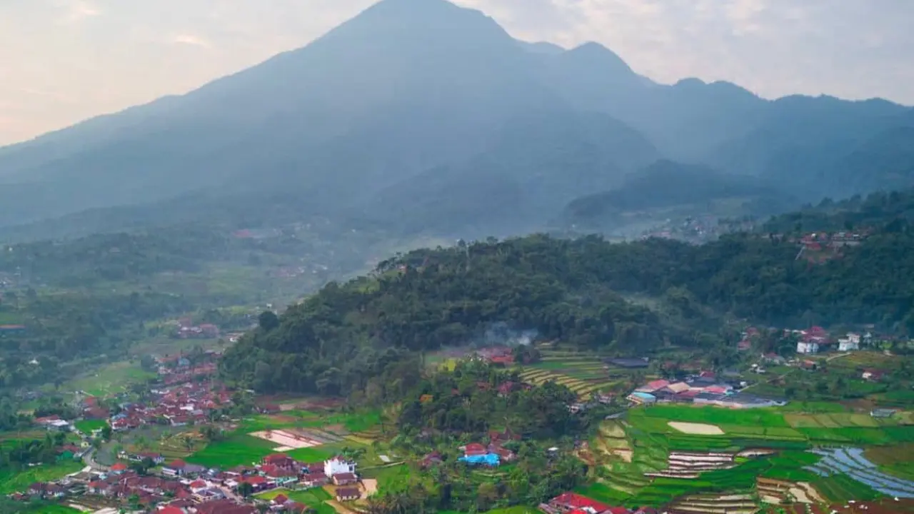 6 Fakta Menarik Gunung Bunder Yang Asyik Jadi Tempat Kemping Di Bogor