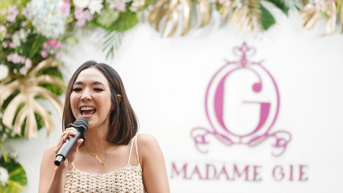 Gisella Anastasia Meriahkan Intimate Dinner With Madame Gie Dihadiri