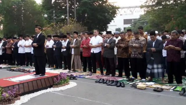 Jemaah Salat Idul Adha Di Stadion Manahan Solo Membeludak Regional