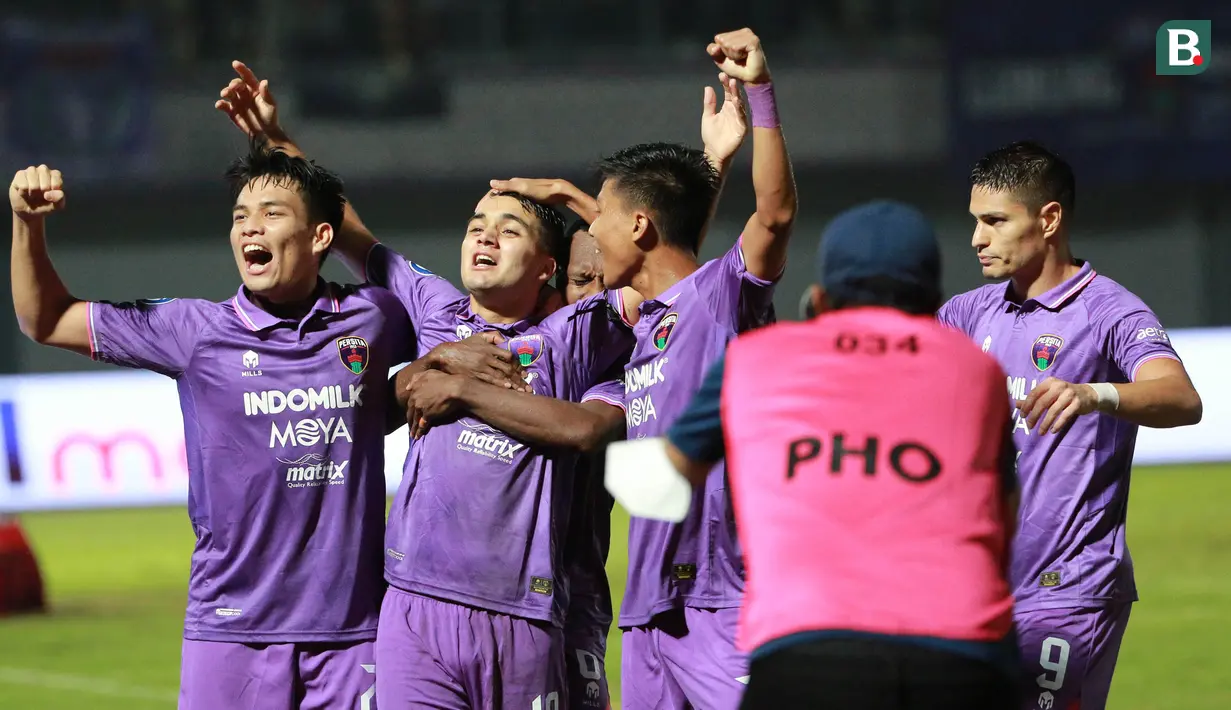 Foto Selebrasi Emosional Ezequiel Vidal Saat Membawa Persita Tangerang