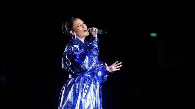 6 Potret Raisa Live In Concert Jadi Penyanyi Wanita Pertama Gelar