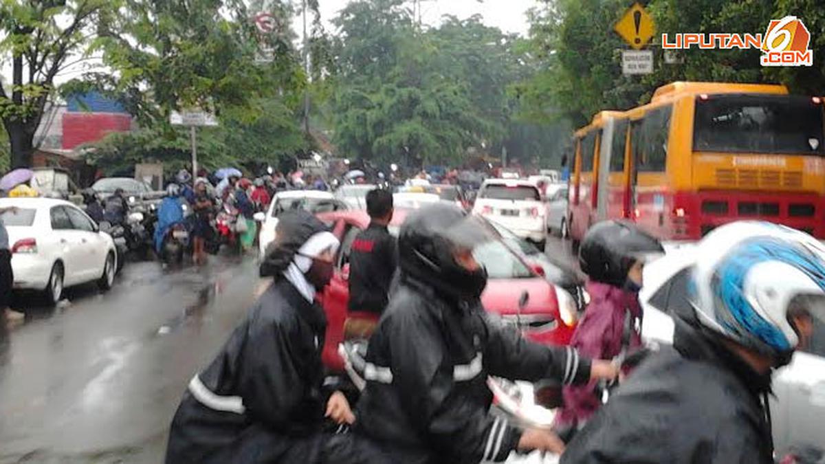 Terowongan Halim Terendam 50 Cm Lalu Lintas Di Panjaitan Lumpuh News