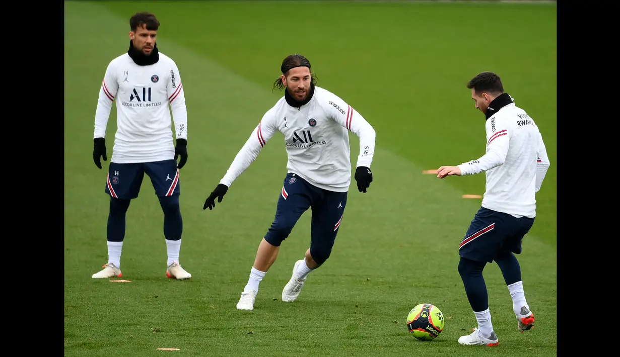 Foto Dulu Musuh Bebuyutan Kini Sergio Ramos Latihan Bareng Lionel