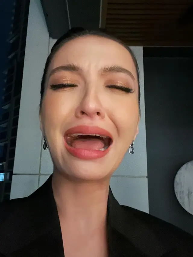 8 Potret Menggemaskan Wajah Raline Shah Dalam Berbagai Emoticon