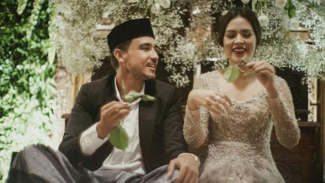 Serba Putih Indahnya Kamar Pengantin Raisa Dan Hamish Daud Showbiz