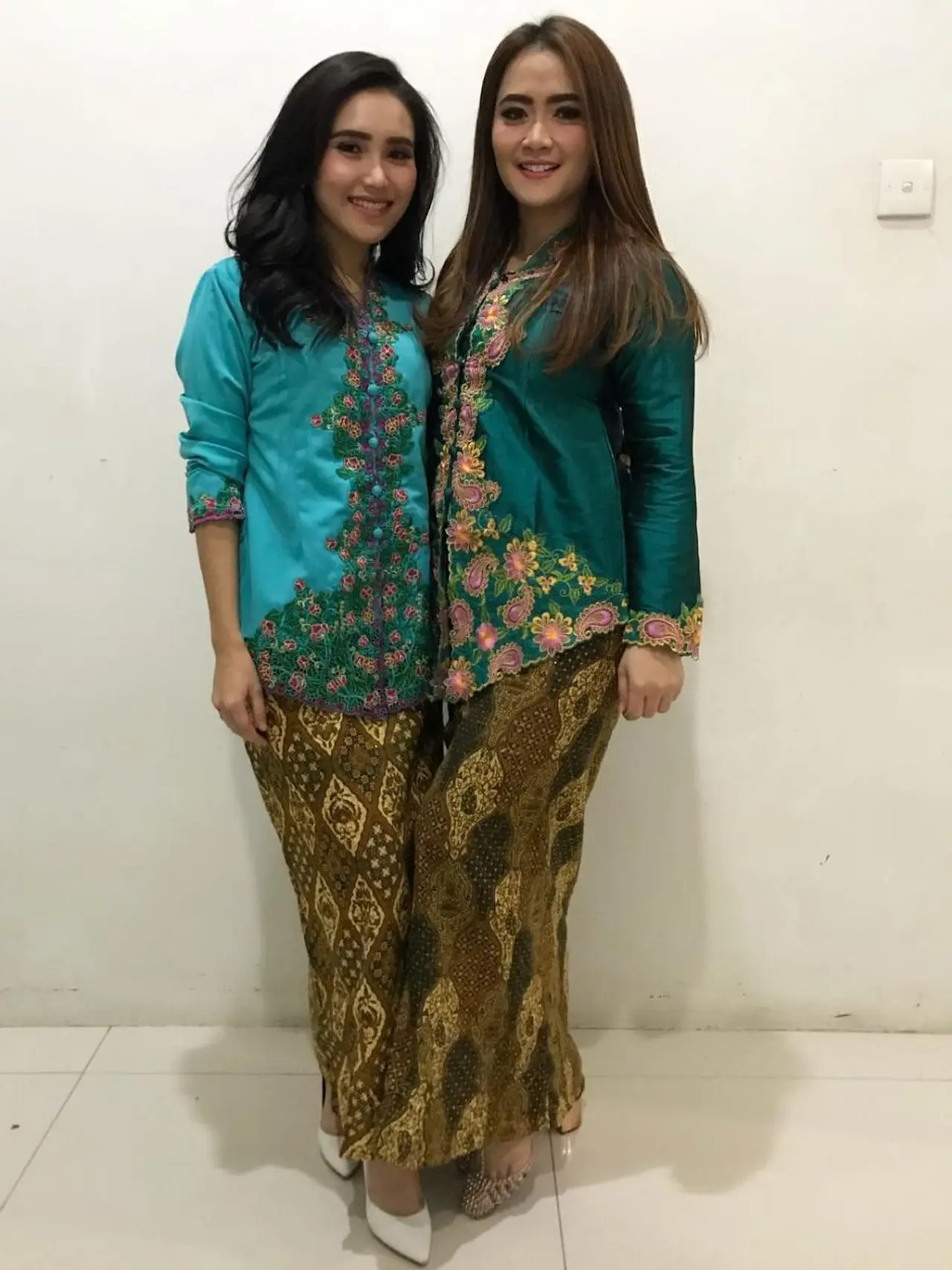 6 Potret Ayu Ting Ting Pakai Kebaya Tampil Anggun Dan Elegan Hot