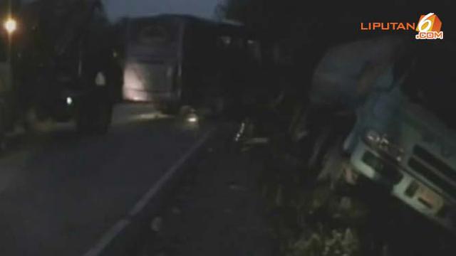 Video Tabrakan Maut Bus Hantam Truk Tangki News