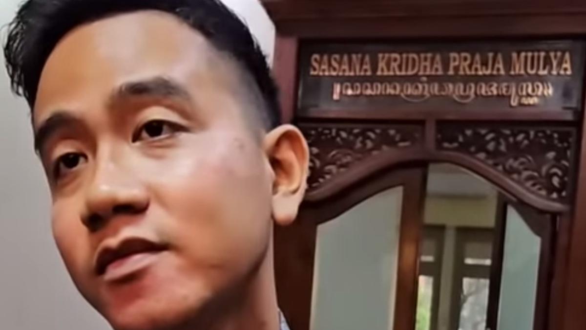 Reaksi Gibran Rakabuming Saat Ganjar Pranowo Dan Wayan Koster Tolak