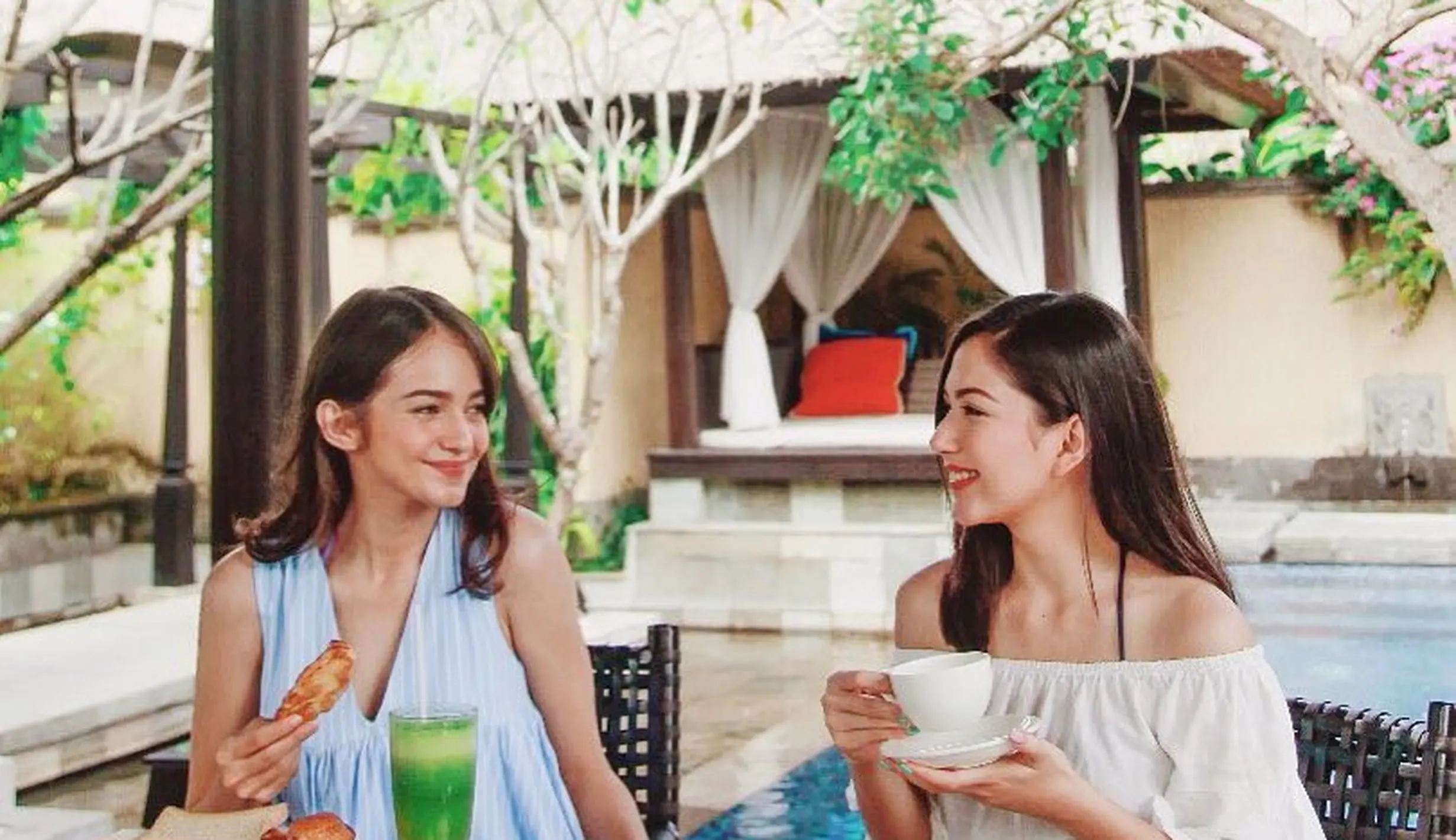 10 Ootd Liburan Bukti Bestie Enzy Storia Dan Jessica Mila Lewat