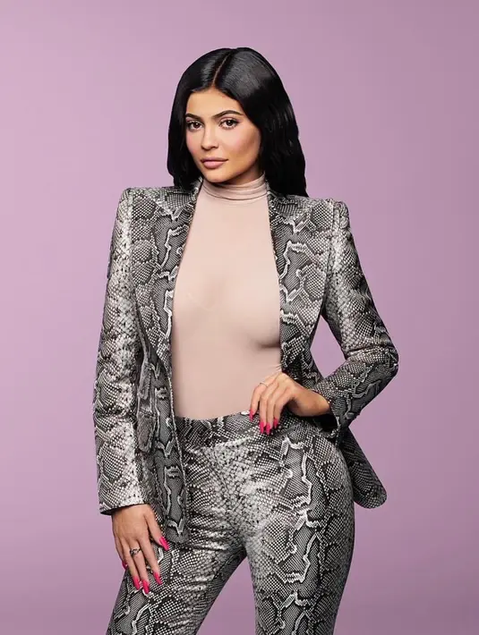 Di Usia 21 Tahun Kylie Jenner Sukses Jadi Miliarder Termuda 2019