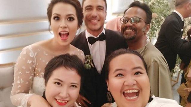 Hamish Daud Dan Raisa Pamer Ciuman Sebelum Naik Pelaminan Showbiz