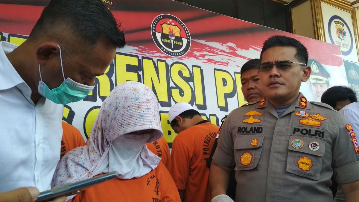 Pemandu Lagu Cirebon Hamil 7 Bulan Ditangkap Saat Transaksi Sabu