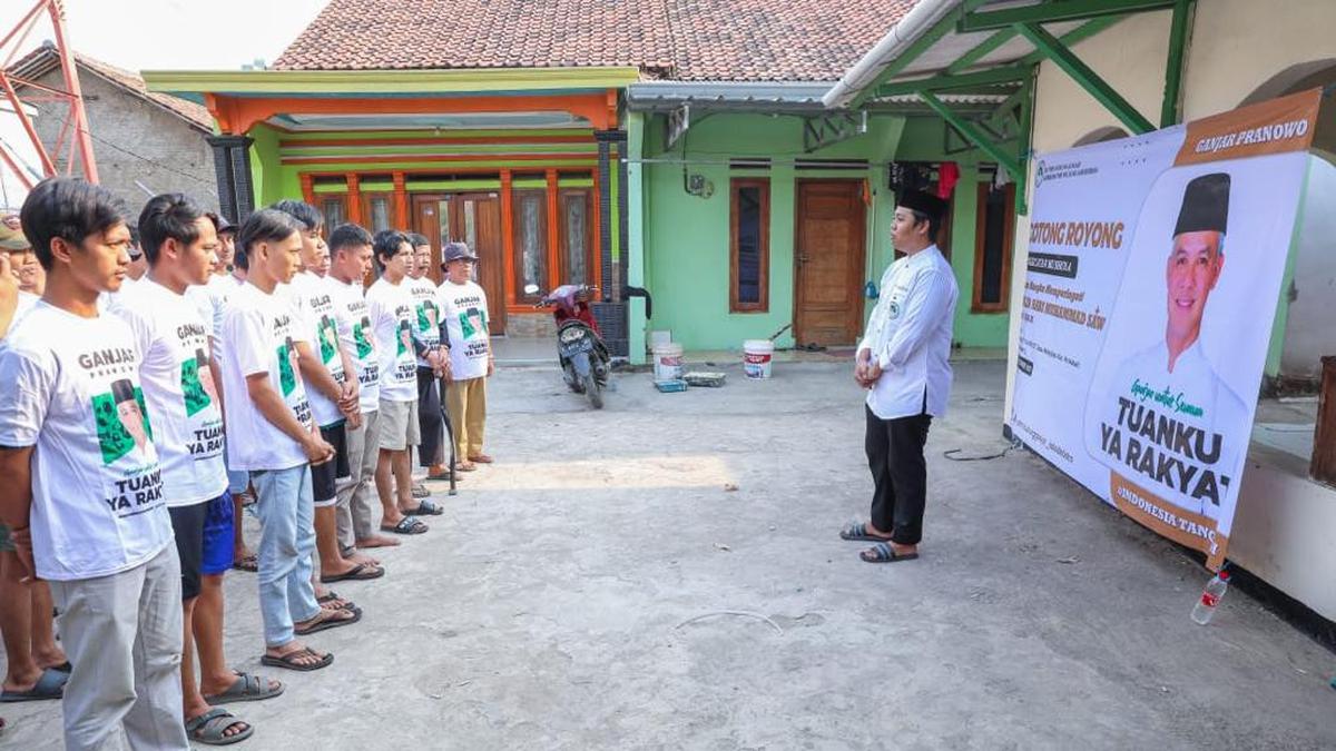 Peringati Maulid Nabi Santri Ganjar Ajak Warga Gotong Royong Renovasi