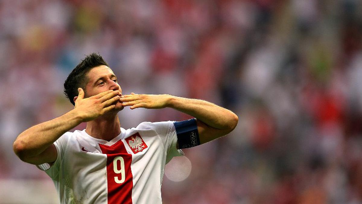 Robert Lewandowski Tak Berminat Gabung Mu Inggris