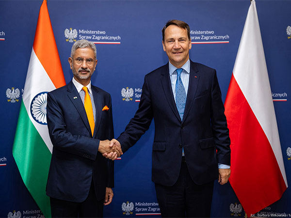 Eam Jaishankar Discusses Ukraine Conflict Indo Pacific With Polish