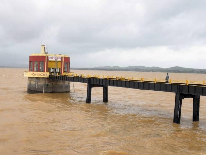 Water Crisis In Nashik Declining Gangapur Dam Levels Threaten Tourism