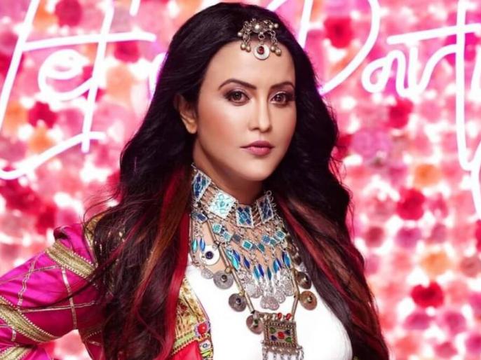 Amruta Fadnavis Accuses Designer Of Offering Her Rs 1 Crore As Bribe