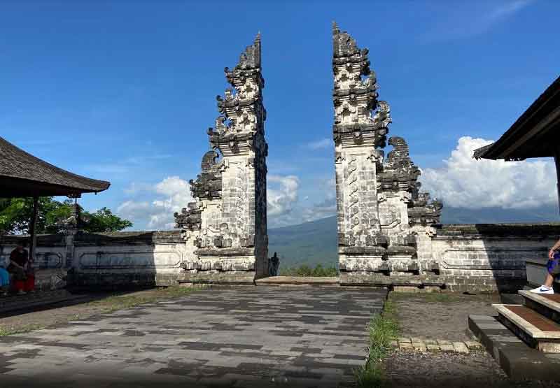 Take An Amazing Picture In Gate To Heaven Bali