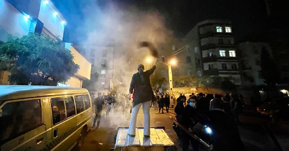 سازمان حقوق بشر ایران تاکنون ۳۲۶ نفر از جمله ۴۳ کودک در اعتراضات کشته