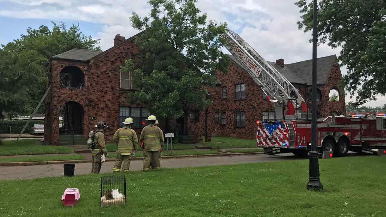 Okc Fire Says Lightning Strike Causes Apartment Fire No Injuries Reported