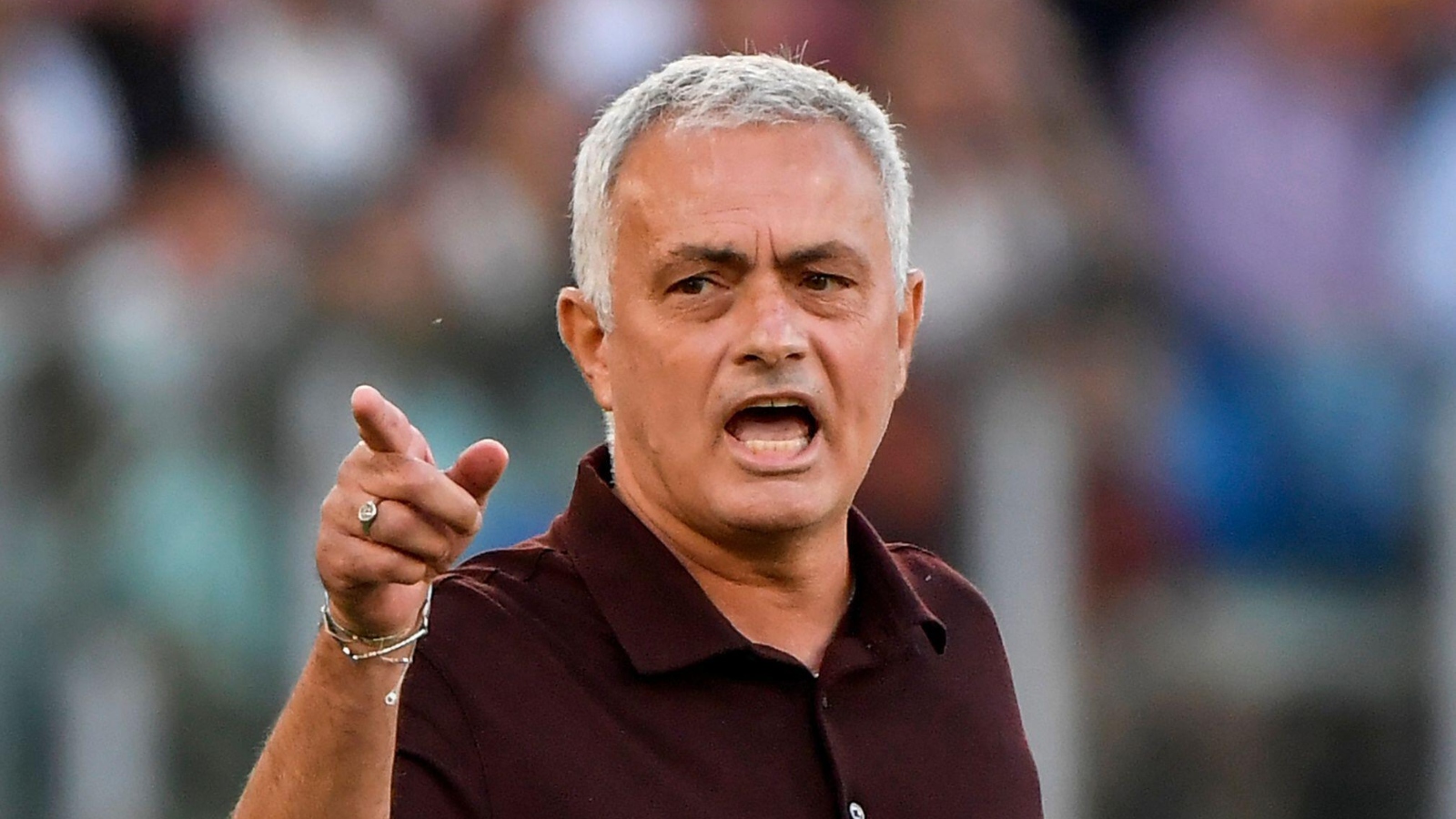 Jose Mourinho Has Lost His Effing Mind Again At Roma Grab The Popcorn