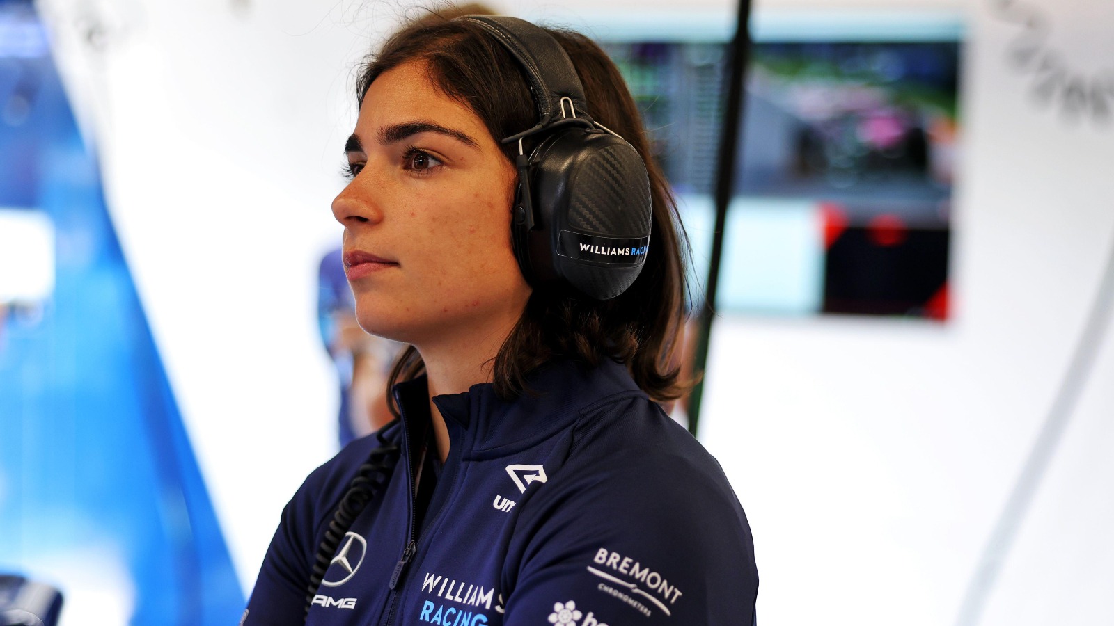 Jamie Chadwick Keeps ‘f1 Dream Alive With Williams Renewal Confirmed