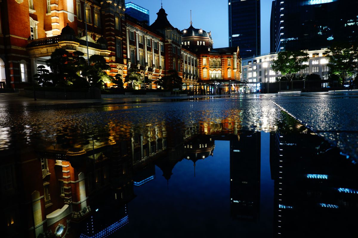 雨の日の東京駅 Ganref