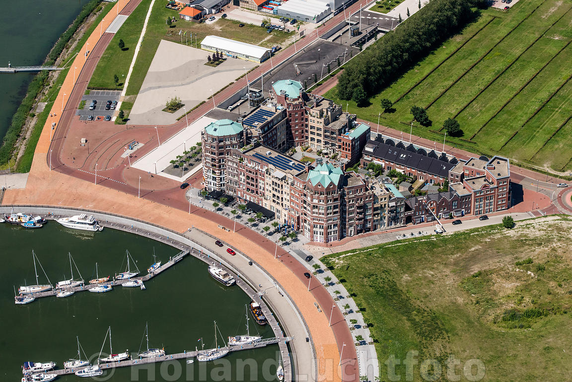 Hollandluchtfoto Lelystad Luchtfoto Bataviahaven 2