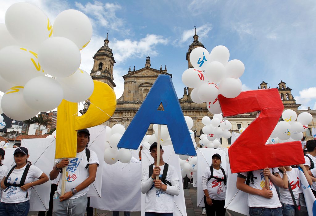 Colombian President Signs Historic Peace Deal With Farc Rebels Whats