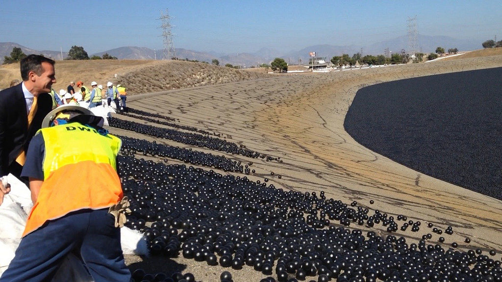 Why 96 Million Plastic ‘shade Balls Dumped Into The La Reservoir May