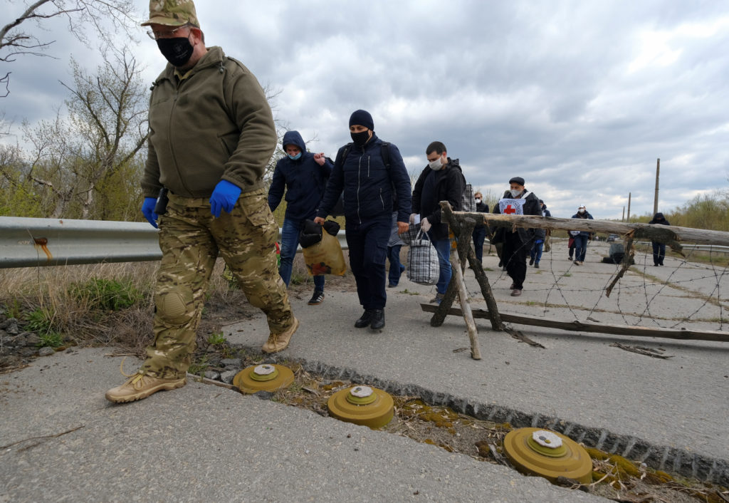 Un Documents Prisoners Torture Abuse In Ukrainian Conflict Pbs News