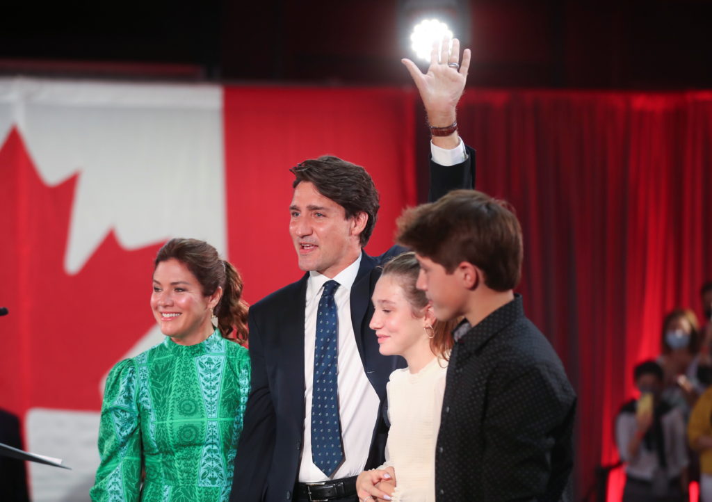 Justin Trudeaus Party Wins Canada Vote But Fails To Get Majority Pbs