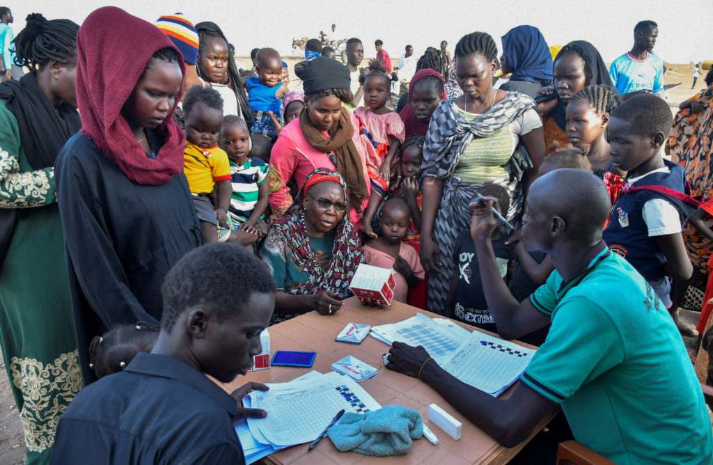 Fleeing Sudans Deadly Conflict Thousands Of Exhausted South Sudanese